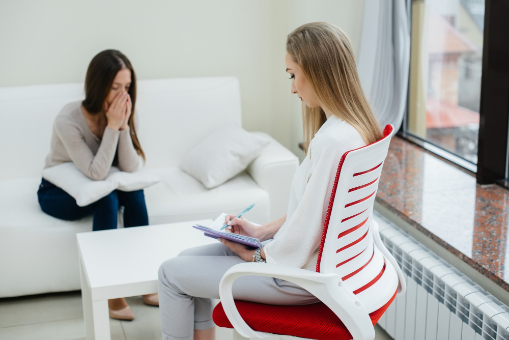 Psihiatru sau psiholog? Cum afli unde trebuie să cauți tratament ...